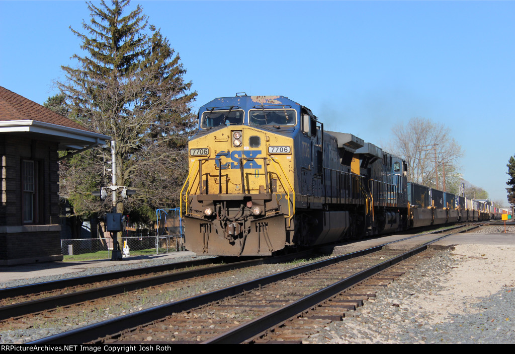 CSX 7706 & CSX 5485